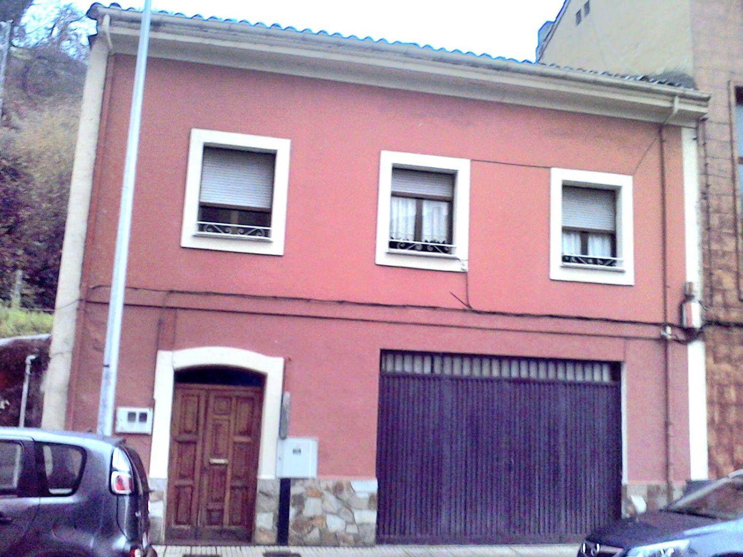 Village house with land for sale in La Formiguera TR344744